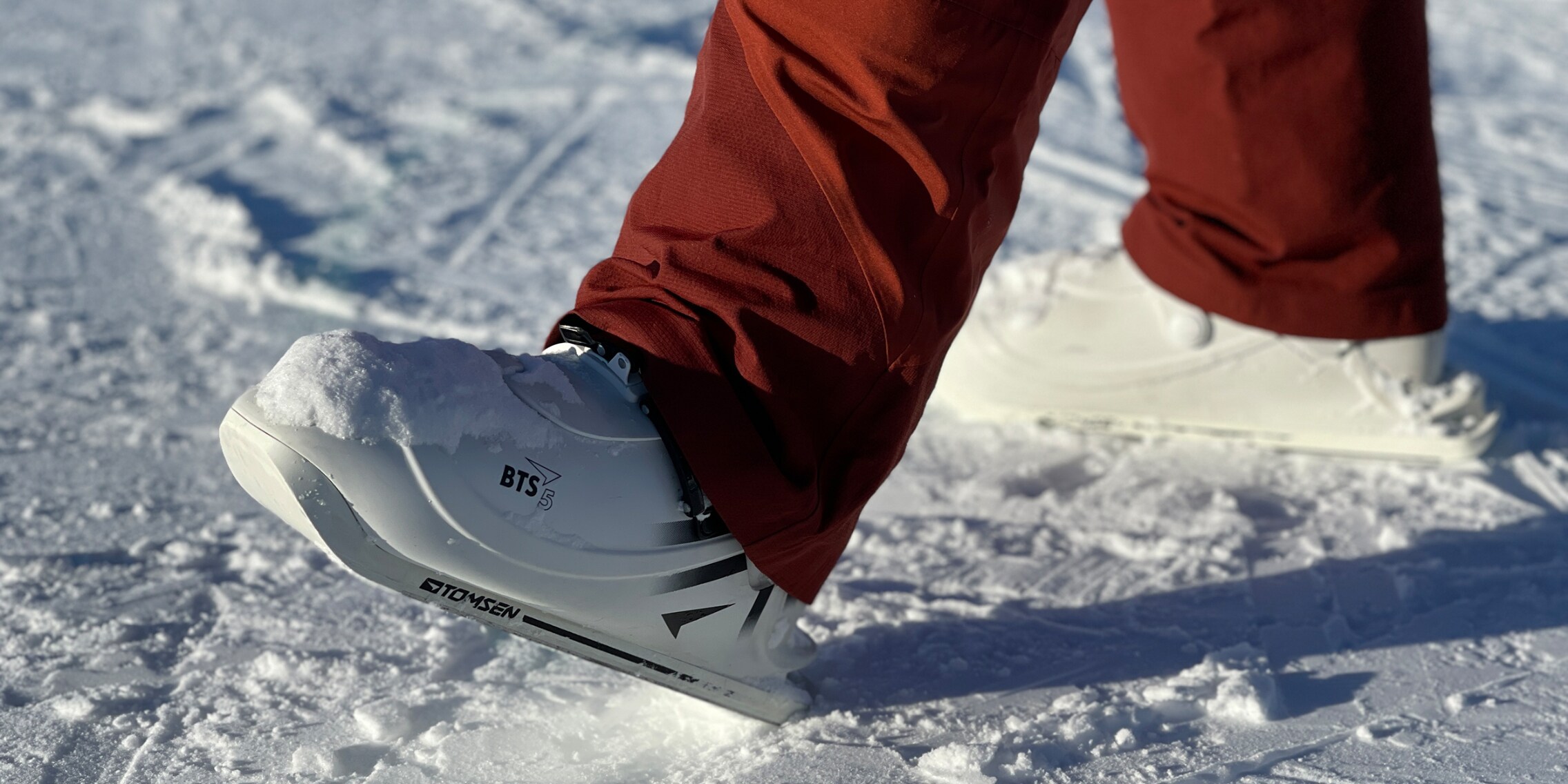 Snowskating – or how I learned to ice-skate down a ski slope - Galaxus