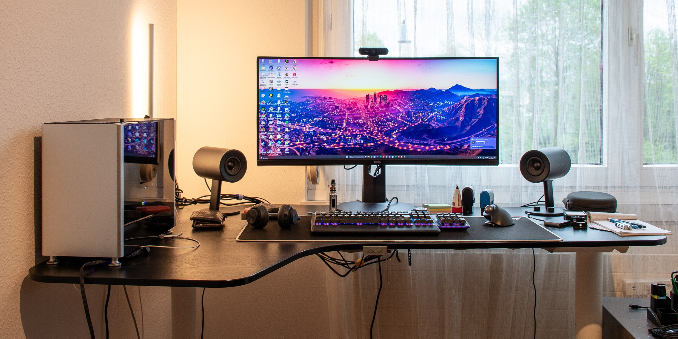 Our editors’ desk setups, part 10: Richie’s desk needs improvement ...