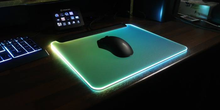 Firefly V2 Pro mouse pad review: a luxury for your desk - Galaxus