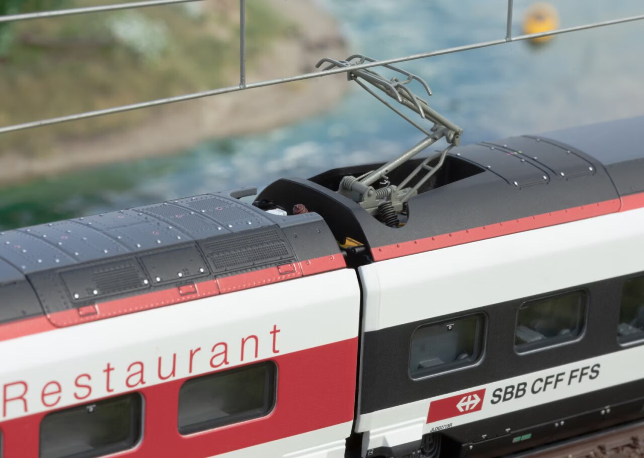 Märklin 39810 H0 SBB electric articulated train RABe501 Giruno - Galaxus